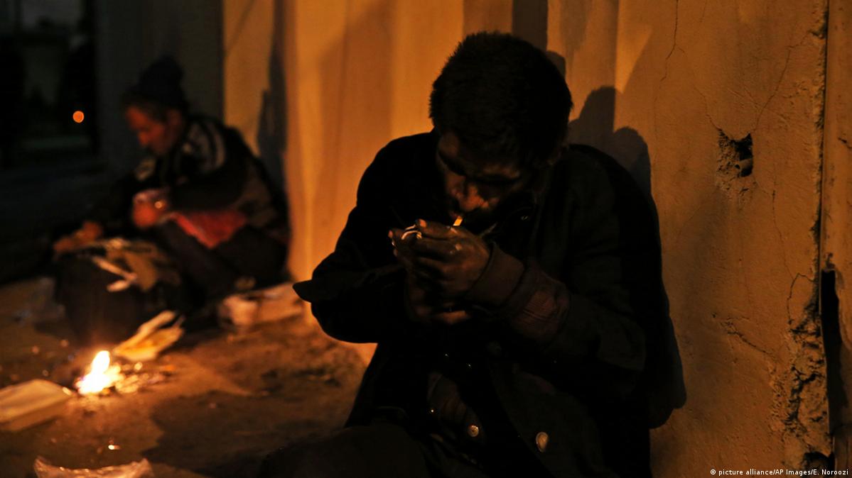 Iran eases death penalty laws for drug dealers – DW – 08/14/2017