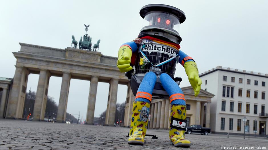 Who killed hitchBOT? – DW – 08/05/2015