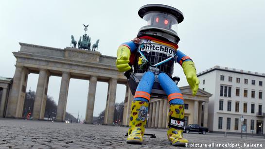 Who killed hitchBOT? – DW – 08/05/2015