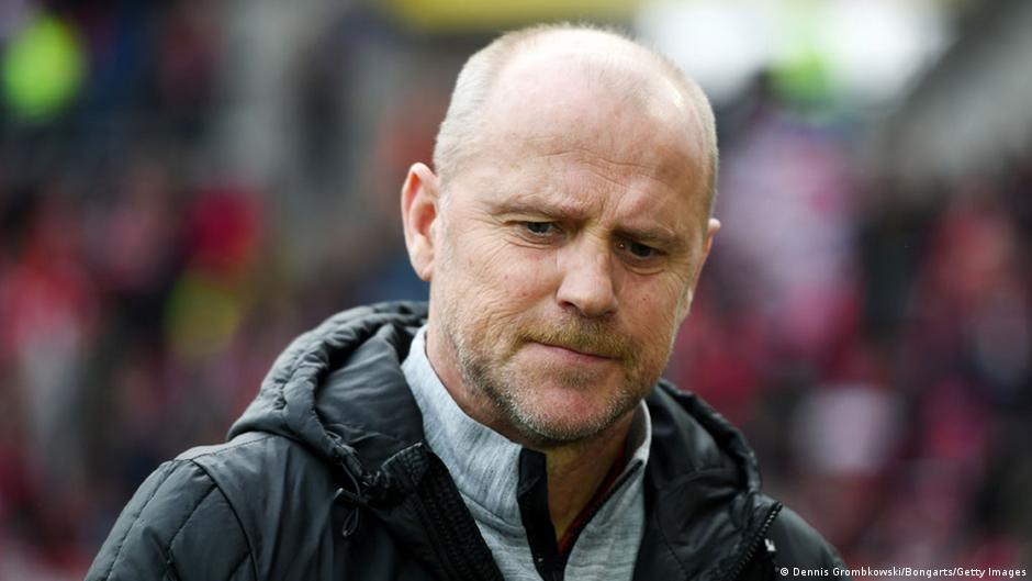 Hannover sack coach Schaaf – DW – 04/03/2016