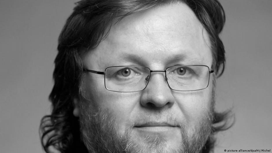 Opera singers die in plane crash – DW – 03/25/2015