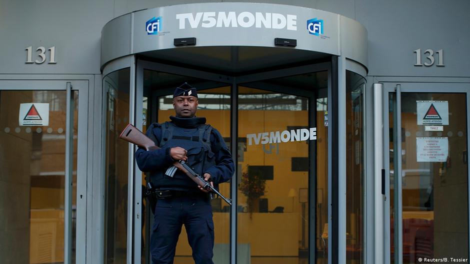 France urges vigilance after 'IS' hack TV5 Monde – DW – 04/10/2015