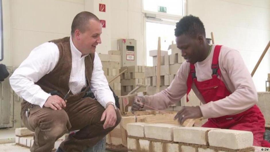 Work opportunities for asylum-seekers – DW – 07/28/2015