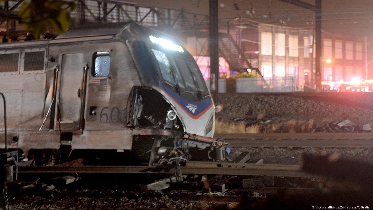 Train speeding before deadly crash: US officials – DW – 05/13/2015