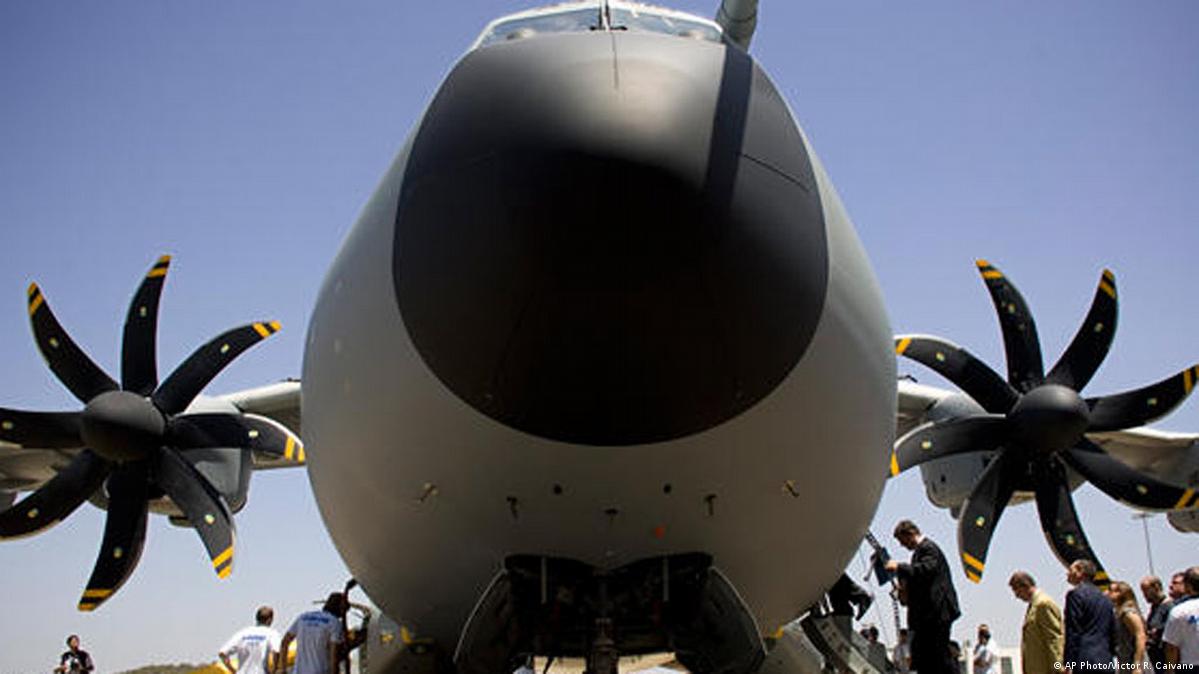 Airbus orders A400M engine checks – DW – 05/19/2015