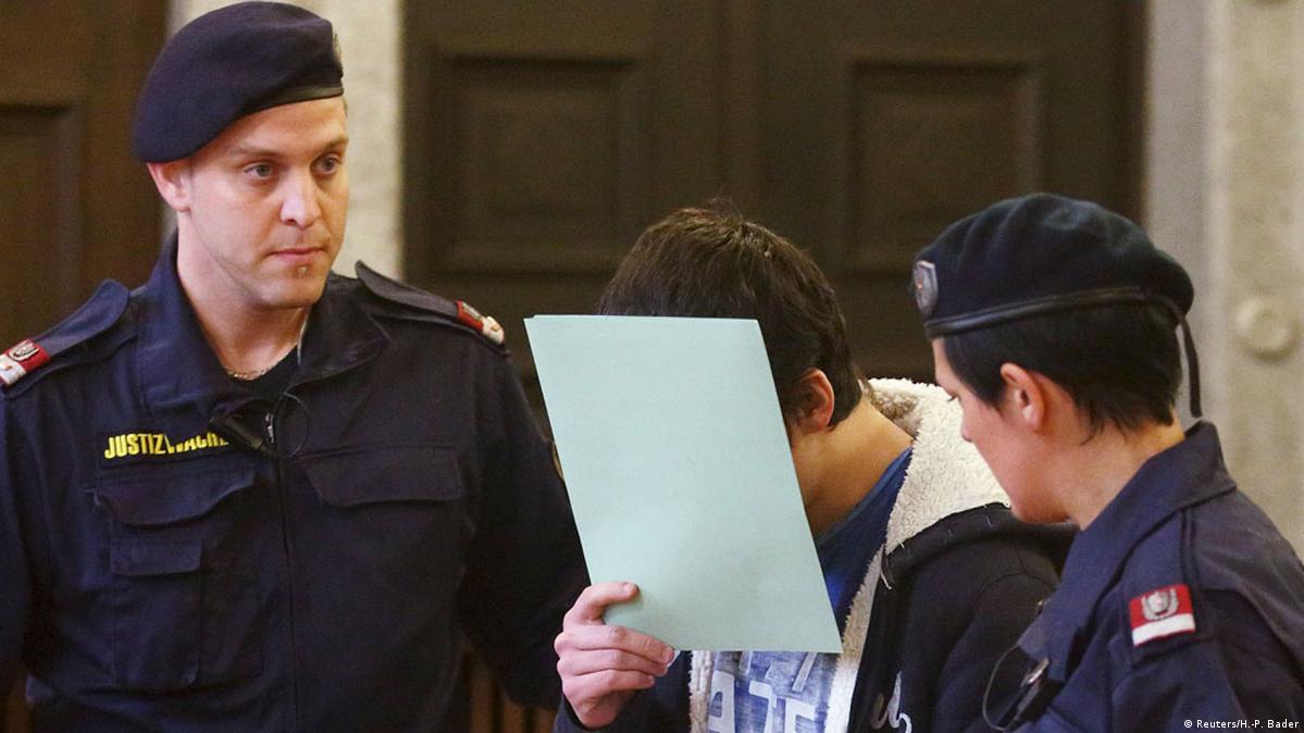Austrian teenager convicted of terrorism – DW – 05/26/2015