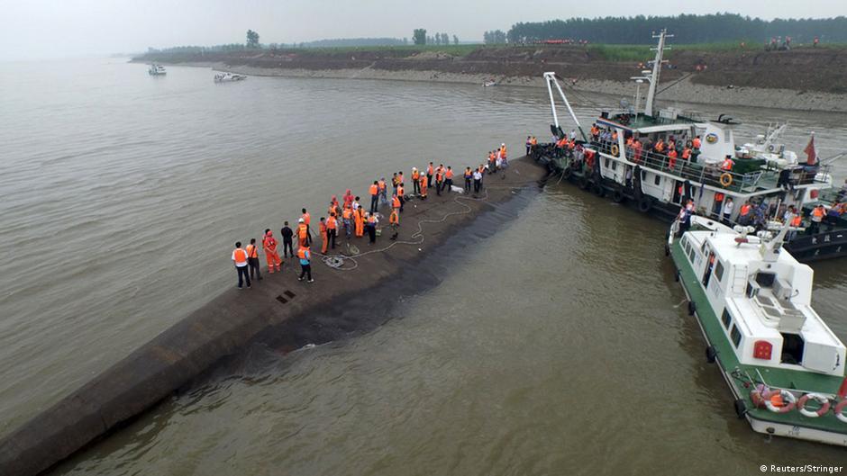 Chinese rescue crews race to find survivors – DW – 06/03/2015