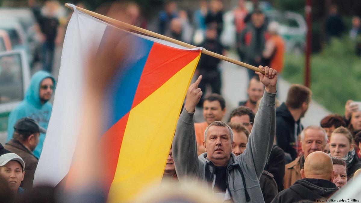 Anti-refugee protests 'unacceptable' – DW – 06/25/2015