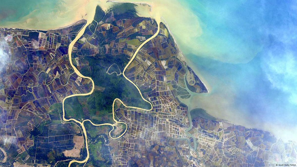 Earth art: Spectacular photos from space