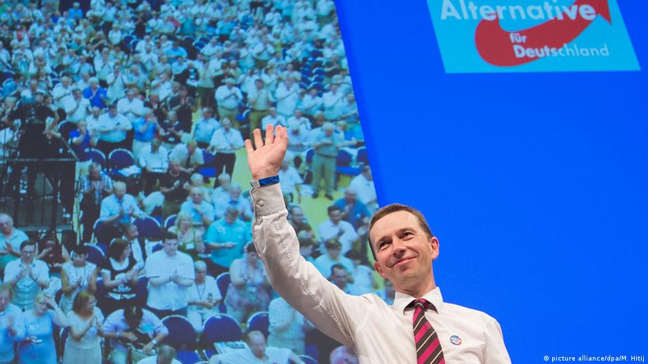 AfD founding member to leave party – DW – 07/08/2015