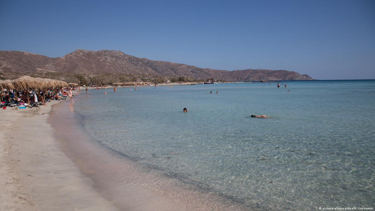 Strong earthquake strikes Greek island – DW – 05/02/2020