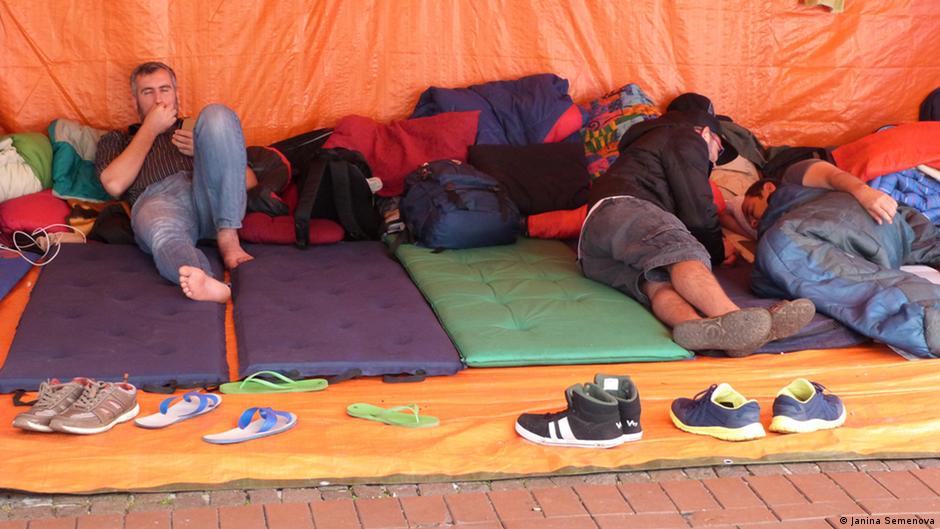 Awaiting asylum in Germany – DW – 07/29/2015