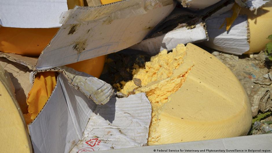 In Russia, outrcy erupts over destruction of smuggled food – DW – 08/06 ...