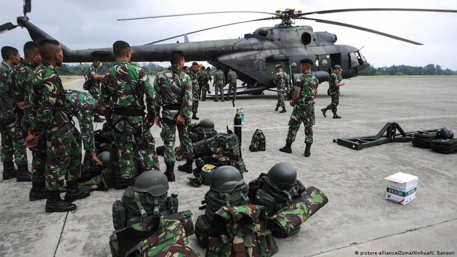 Rain hampers plane crash recovery efforts – DW – 08/19/2015