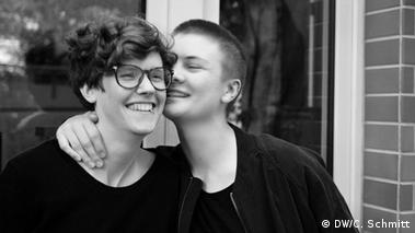 Polyamory: An abundance of love – DW – 08/20/2015