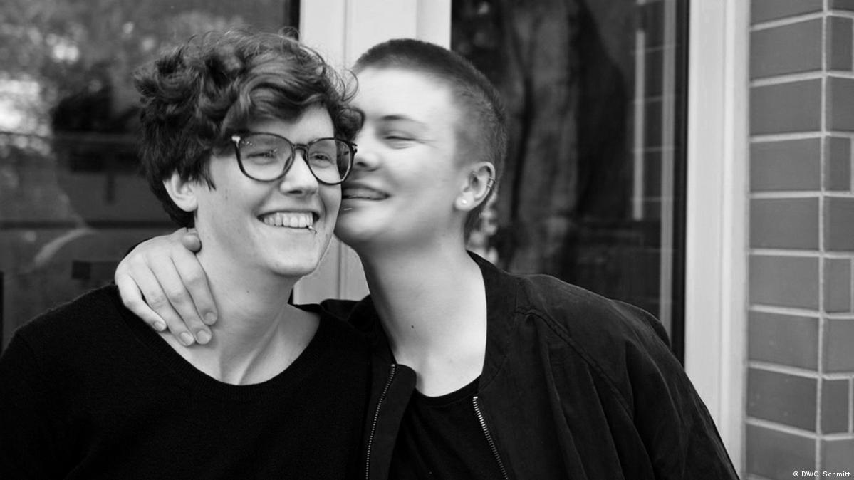 Polyamory: An abundance of love – DW – 08/20/2015