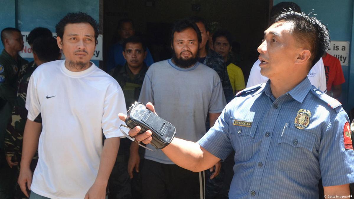 Philippine hostages escape – DW – 08/20/2015