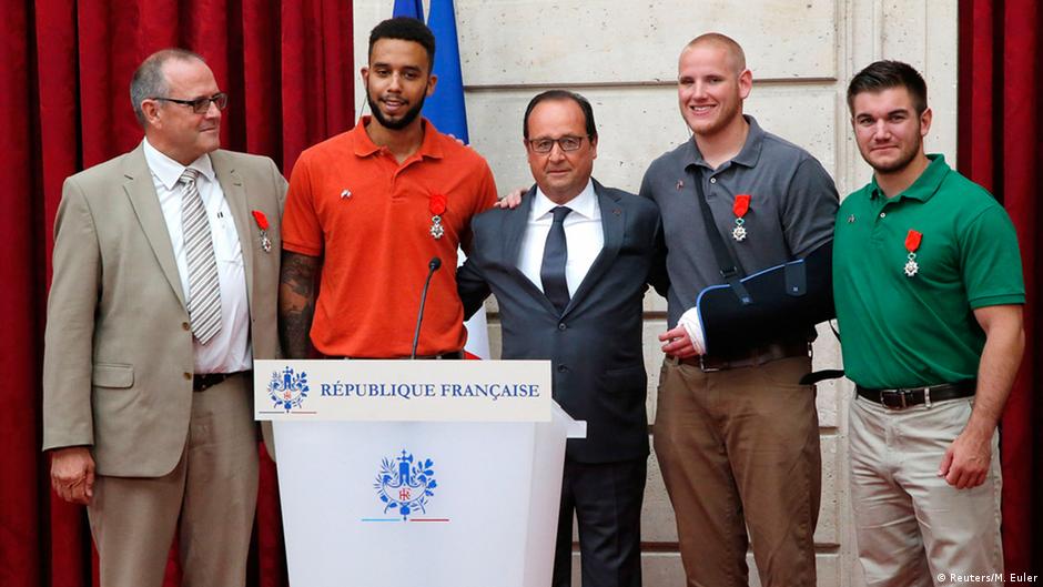 'Train heroes' get French award for bravery