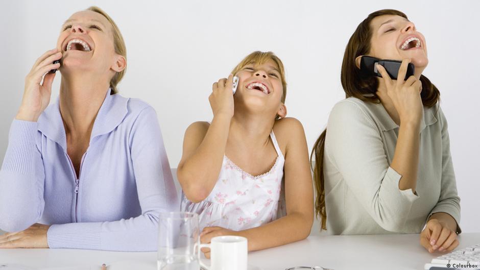 Acceptance of cellphone use in different situations (in %) – DW – 09/02 ...