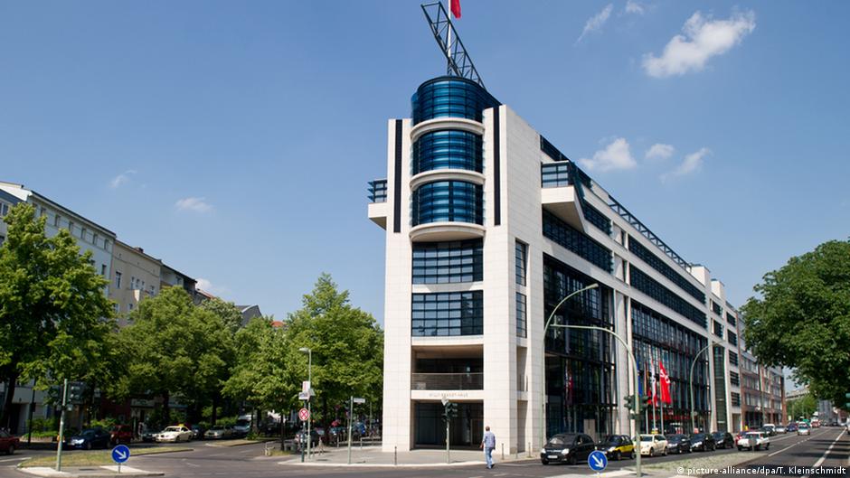 All-clear at SPD headquarters after bomb threat