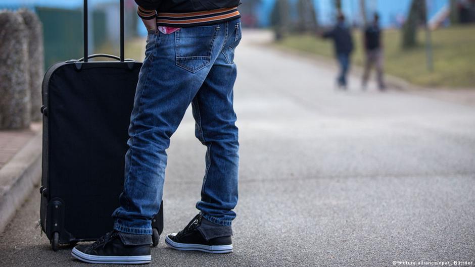 Incentives for 'voluntary returns' – DW – 12/09/2016