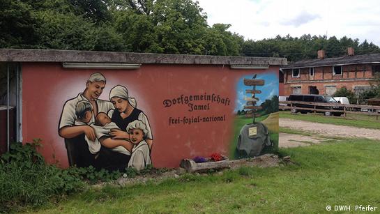 Life in the Nazi village – DW – 09/01/2015