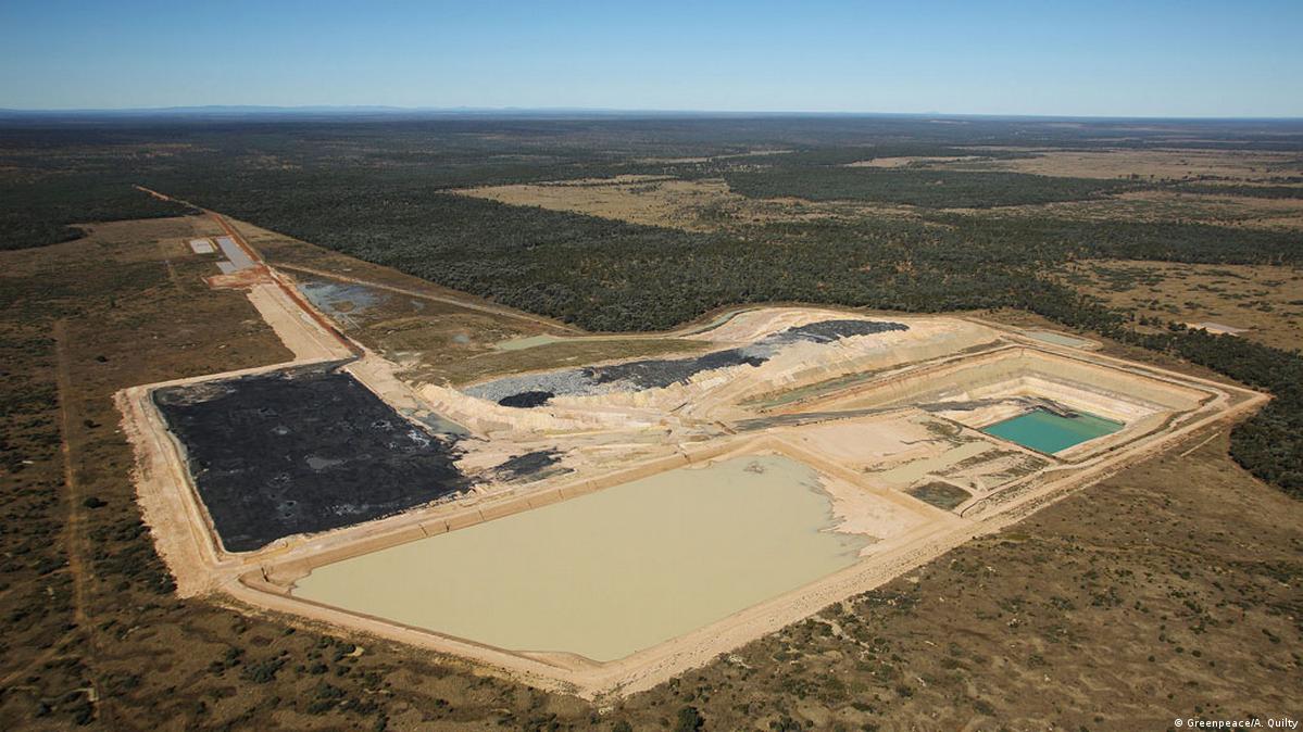 Australia approves massive coal mine – DW – 10/15/2015