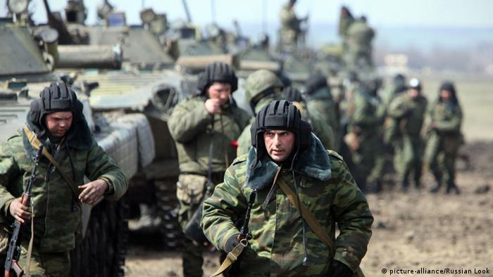 95,000 Russian troops in largest military exercise | News | DW | 14.09.2015