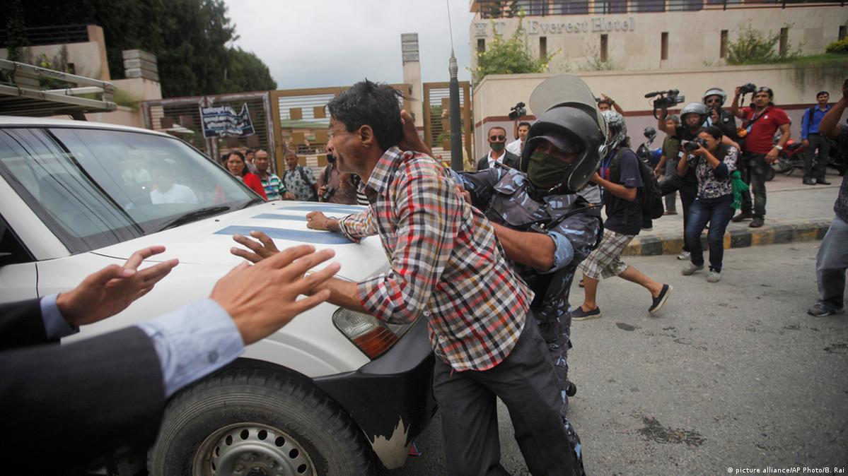 Fresh Nepal violence leaves four dead – DW – 09/16/2015