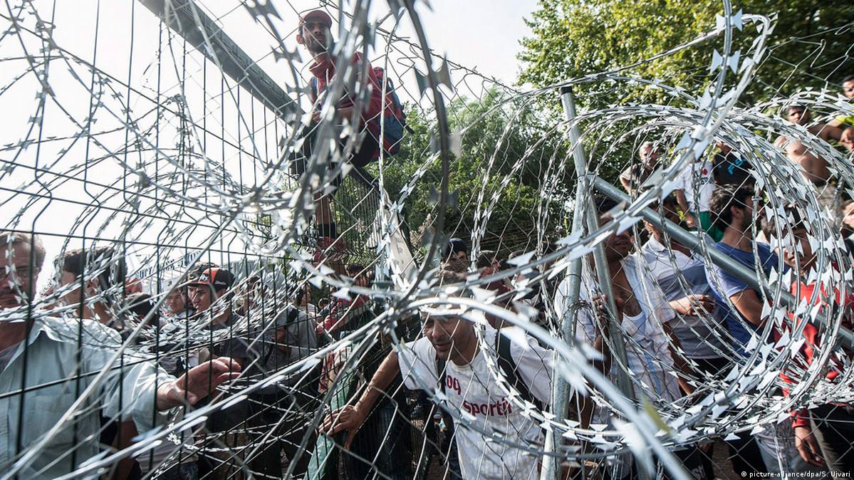 Hungary starts fencing off Croatia border