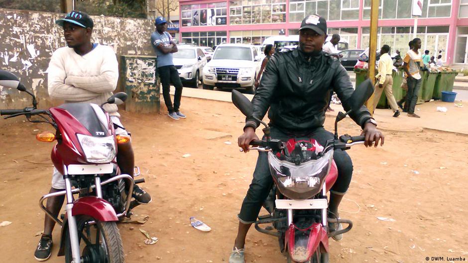 Angola tem mais de 300 mil mototaxistas ilegais – DW – 23/07/2017
