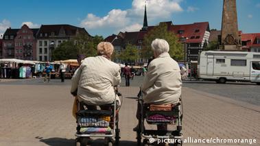 East German women still waiting on equality – DW – 03/14/2018