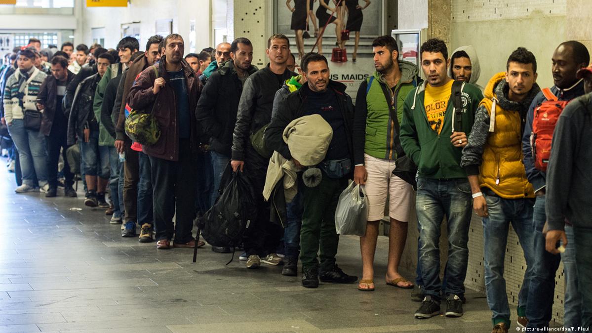 Poll notes rise in fear of refugees – DW – 10/02/2015