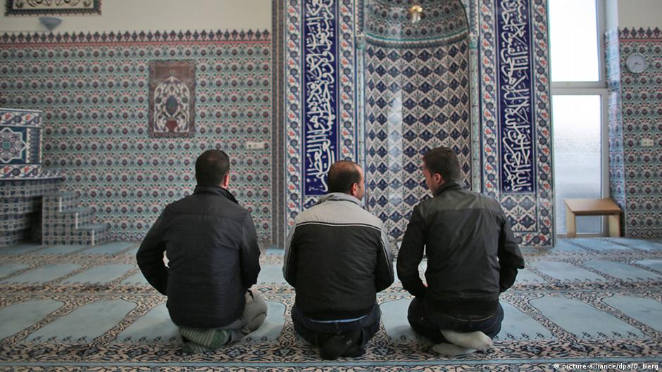 German Islamic associations denied school religious lessons – DW – 11 ...