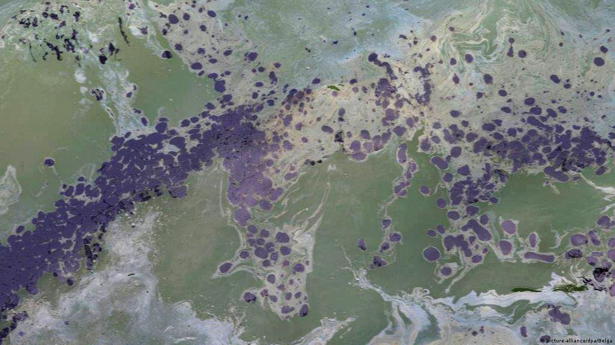 Oil threatens coastal preserve