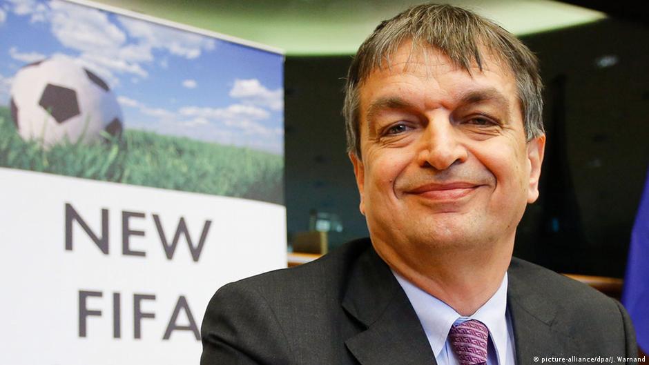 French diplomat Champagne enters race for FIFA presidency – DW – 10/23/2015