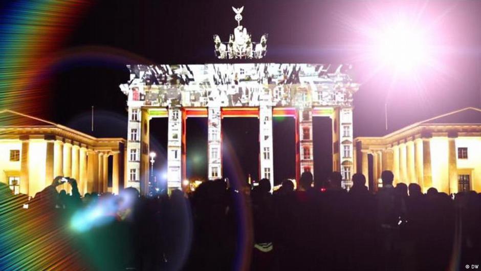 Lighting up Berlin – DW – 10/11/2015