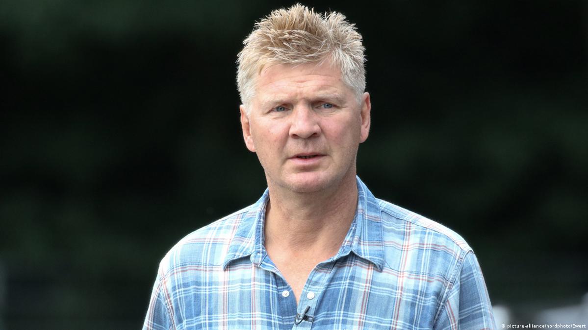 Former Germany star Effenberg takes over at Paderborn – DW – 10/13/2015