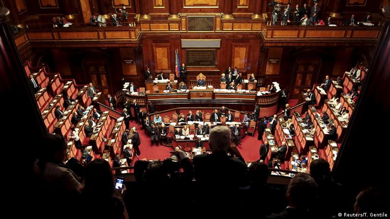 Italy's Senate approves power trim – DW – 10/13/2015