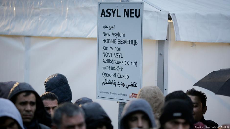 Germany Passes Controversial Asylum Seekers Bill Dw 10 15 2015