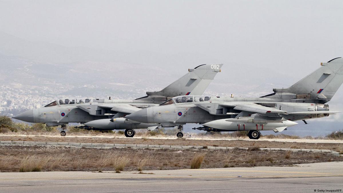 Cameron lays out case for UK airstrikes