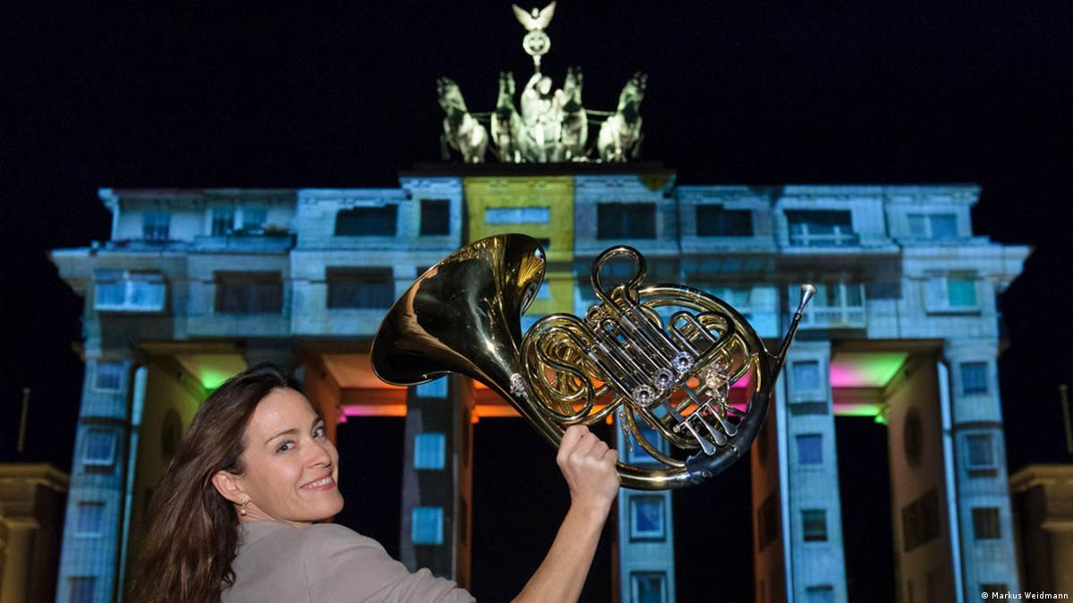 The Horn: Instrument of the Year 2015 – DW – 12/08/2015