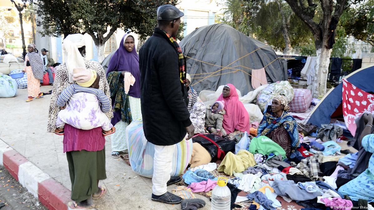 Migrants die in fire at Algerian camp