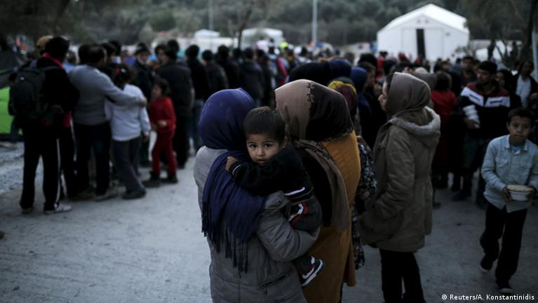 Tusk: Germany must lead refugee crisis efforts – DW – 11/10/2015