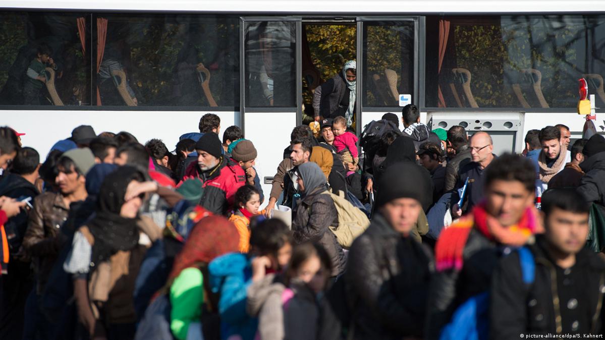 Report: German crime rate not affected by refugees – DW – 11/13/2015