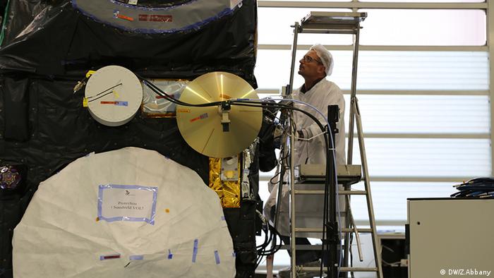 An in-your-face look at Europe′s new Sentinel-3A satellite | Science ...