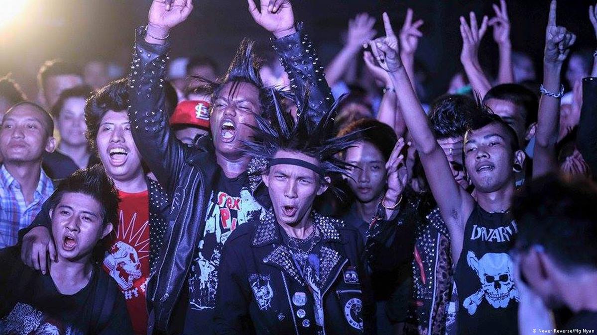 Artists in Myanmar: The challenges of newly-gained freedom – DW – 01/02 ...