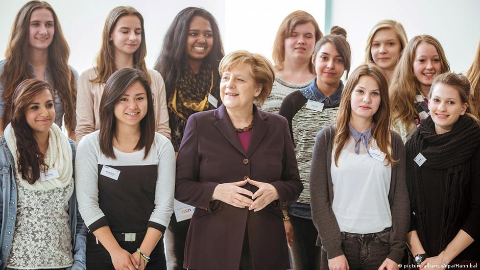 Merkel: a role model for young women? – DW – 11/25/2015