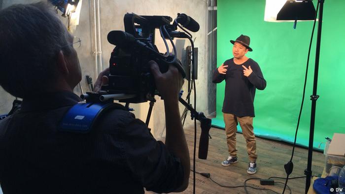 Der Rapper Blumio: ″Ich zwinge keinen dazu, meine Meinung zu übernehmen ...