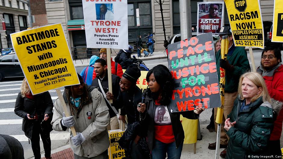 Police violence back in headlines in US – DW – 12/01/2015